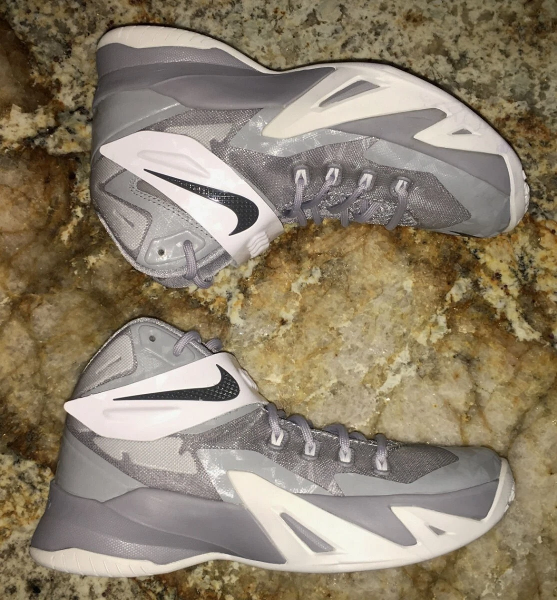 Soldier 8 Grey And White