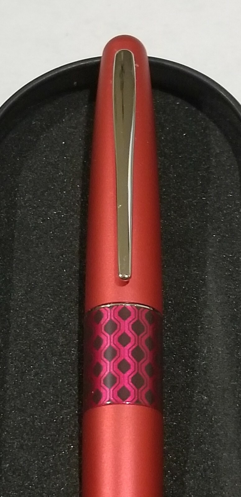 PILOT METROPOLITAN Retro Pop Ballpoint Pen - RED - MEDIUM. P 91422 ...