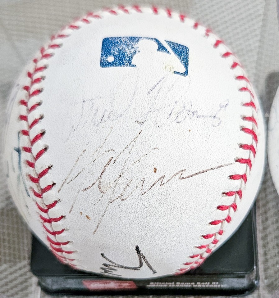 LA Dodger Team Signed Baseball- Multiple Signatures, 12 SIGNATURES, IN ...