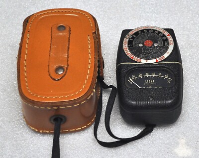 VINTAGE 1950's GENERAL ELECTRIC EXPOSURE METER TYPE DW-68 WITH CASE ...