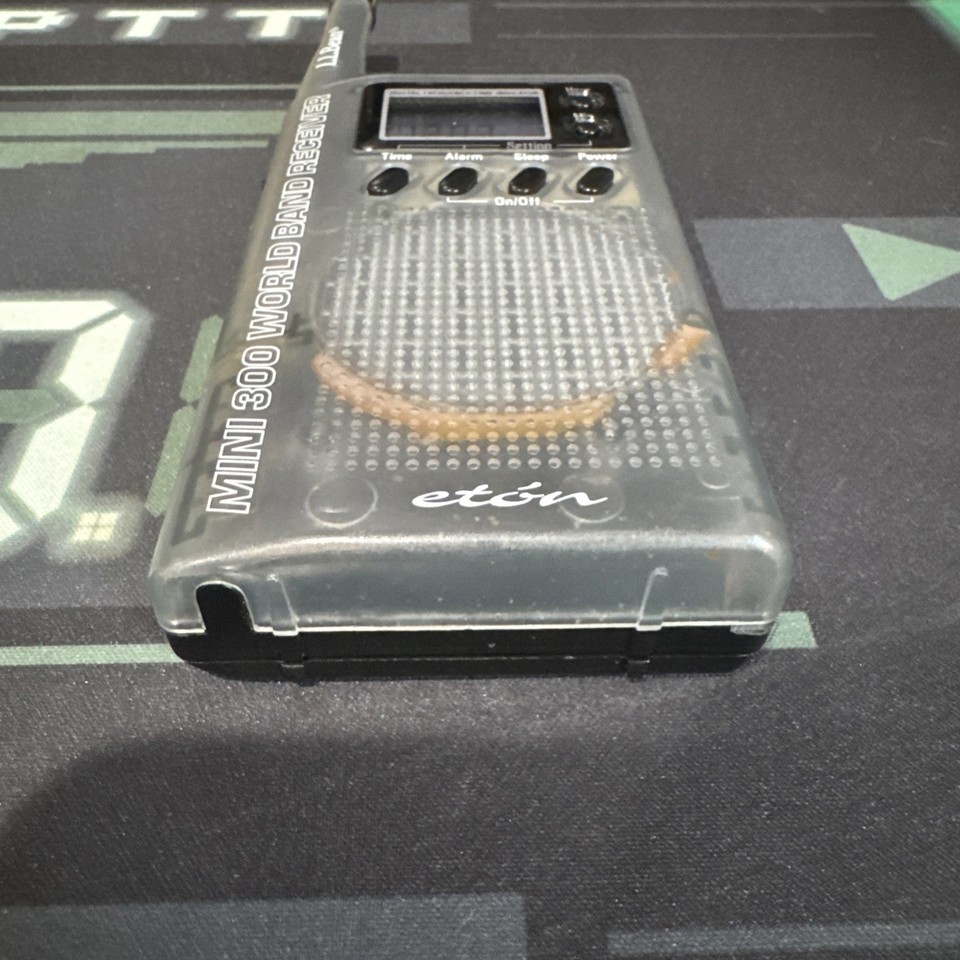 Eton Mini 300 World Band Receiver ~ L.L. BEAN ~ Alarm Am/FM Radio | eBay