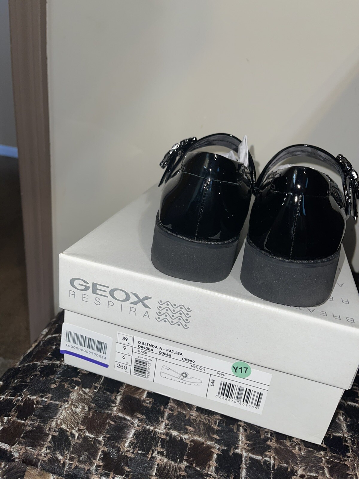 Geox Respira Italian Patent Black Leather Womens Sz 9 Rhinestone Strap ...