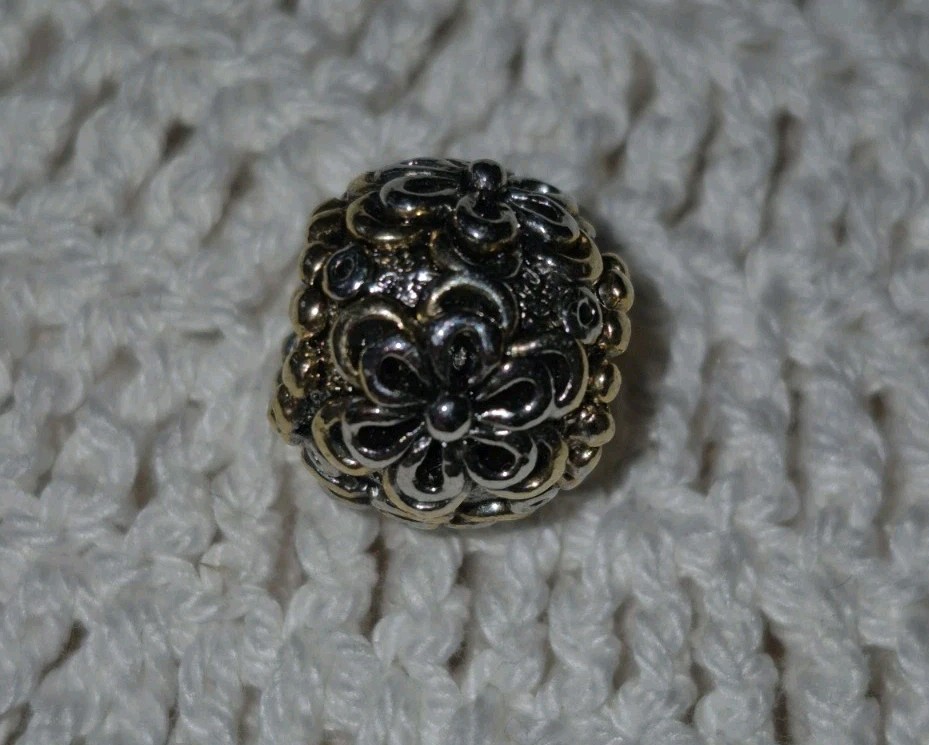 Bracelet Charm Gold And Silver Color Flowers Very Pretty Pre-owned | eBay