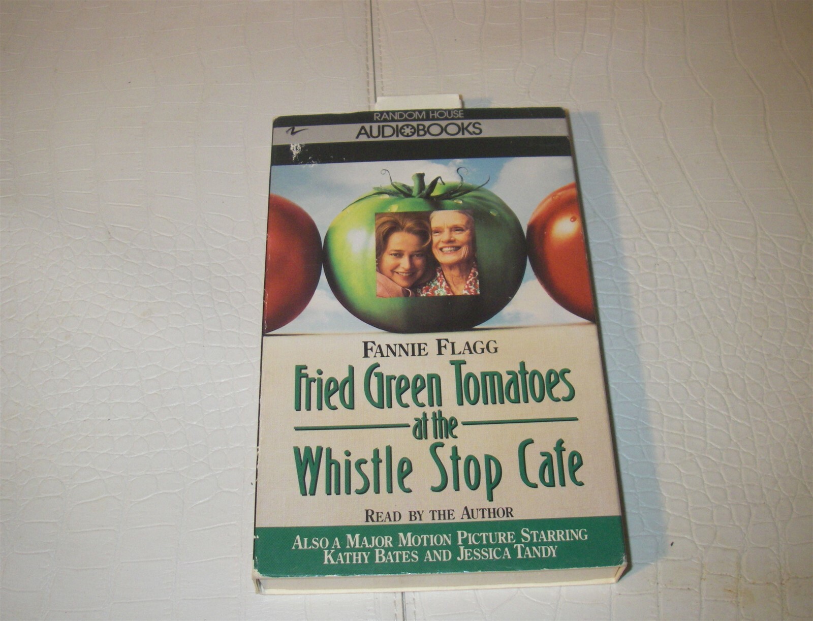 FRIED GREEN TOMATOES AT THE WHISTLE STOP CAFE BY FANNIE FLAGG AUDIOBOOK ...
