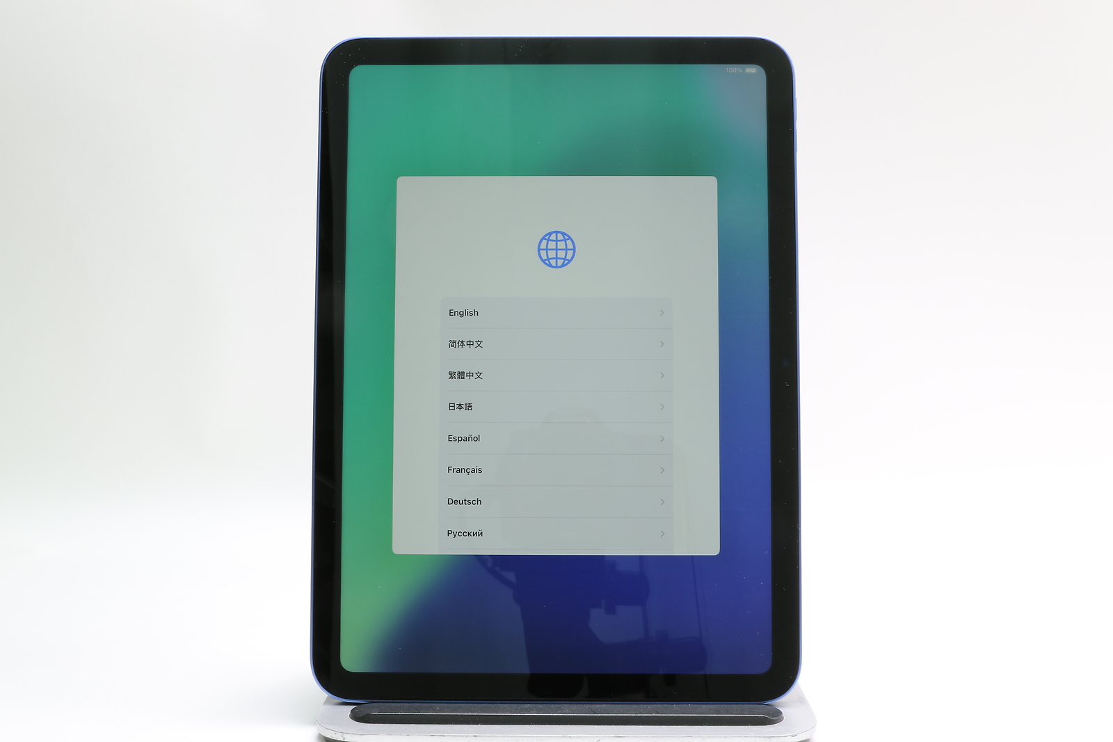 iPad 10th Gen, 64GB, Wi-Fi Only, Blue, MPQ13LL/A + Keyboard