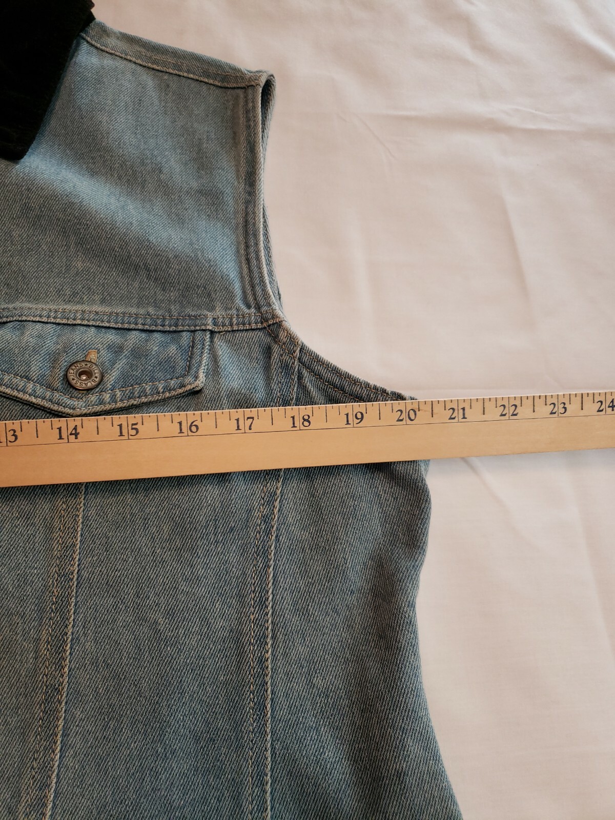 Bill Blass Denium Vest with Black Velvet Collar, Ladi… - Gem