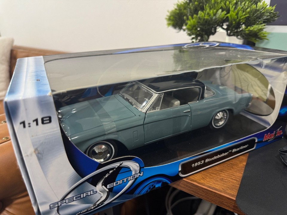 #01 Maisto 1/18 Diecast Special Edition - 1953 Studebaker Starliner ...
