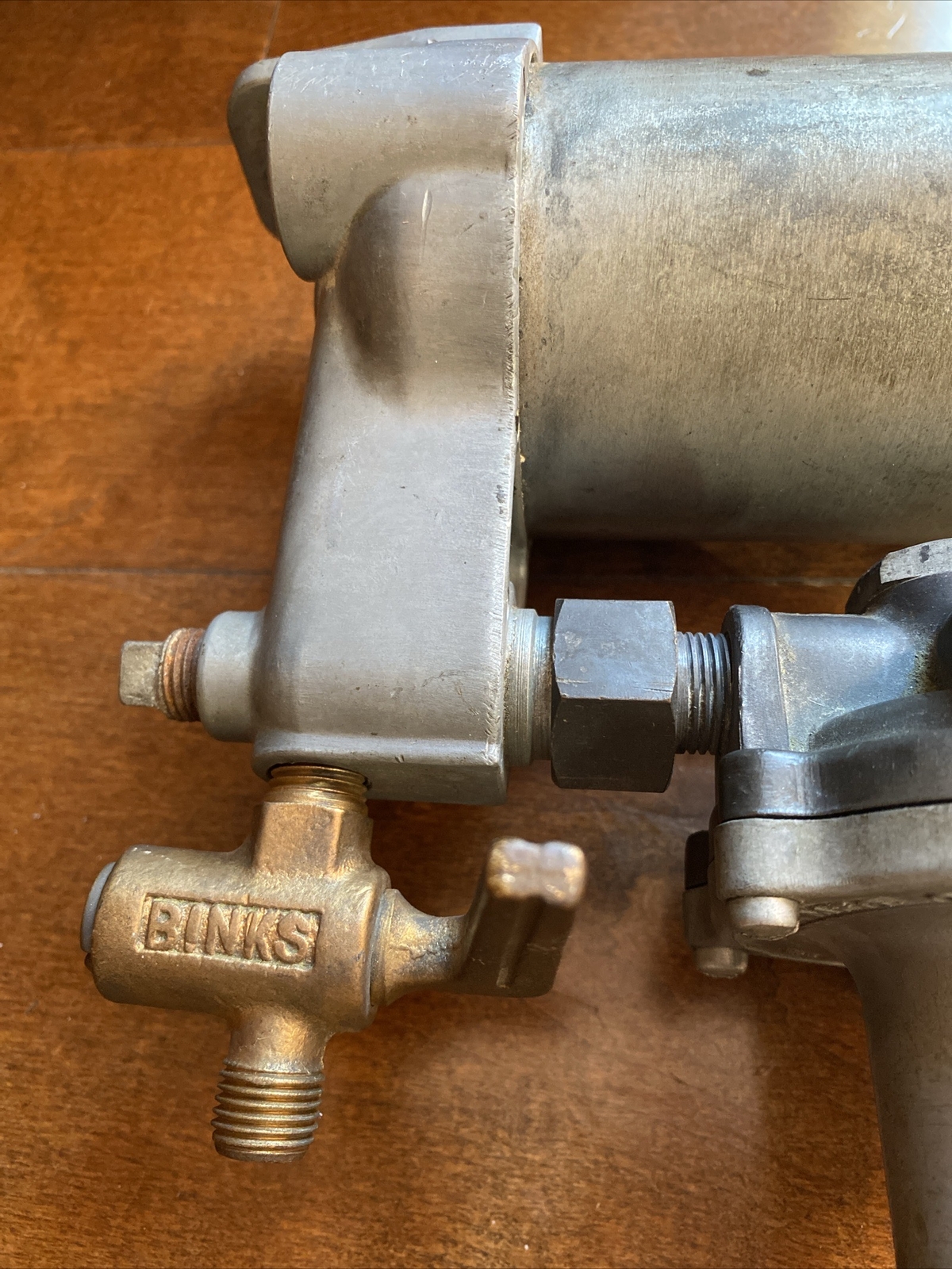 Binks Filter Regulator 1/4" Air and Fluid Ball Valve 1/4 Turn D1253 ...