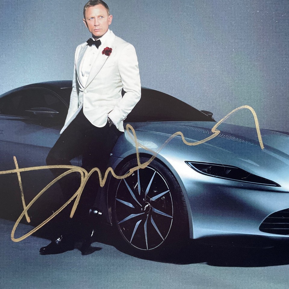 DANIEL CRAIG Signed Autographed James Bond 8X10 Photograph-No COA🔥🔥007 ...