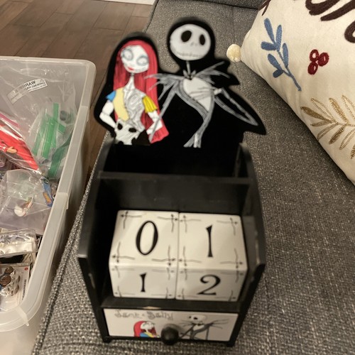Nightmare Before Christmas Jack And Sally Wooden Calendar/Pencil Holder ...