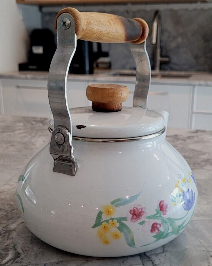 Corelle Coordinates LINCOWARE Enamel Coated Metal Tea Kettle w/Lid ...