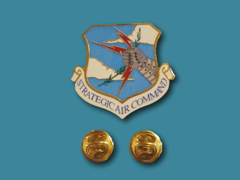 U.S MILITARY AIR FORCE STRATEGIC AIR COMMAND HAT LAPEL PIN LARGE SAC ...