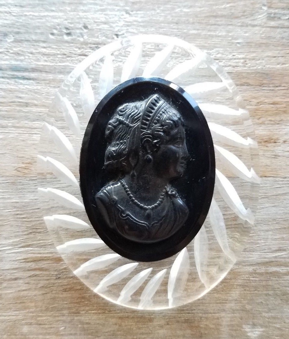 Vintage Large Clear Lucite & Black Bakelite Style Pla… - Gem