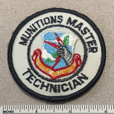 VTG MUNITIONS MASTER TECHNICIAN Strategic Air Command Uniform Badge ...
