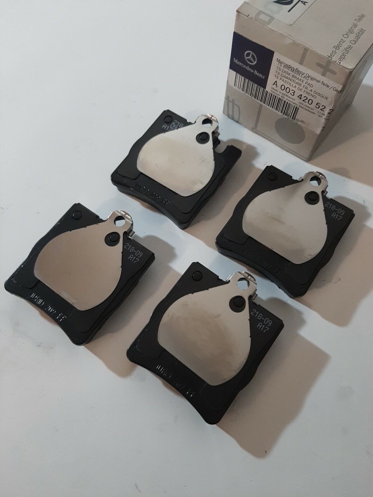 MERCEDES W203 C W209 CLK PASTIGLIE FRENO POSTERIORE OEM A0034205220 | eBay