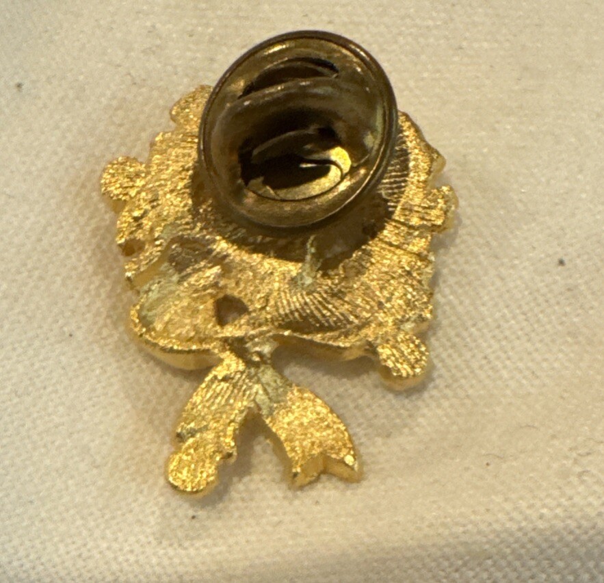 vtg Gold Tone Teddy bear Wreath Collectible christmas lapel Pin Brooch ...
