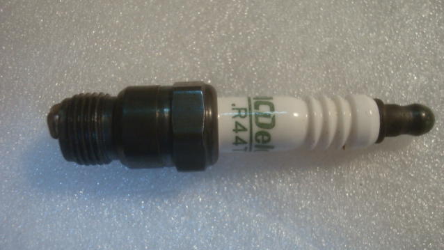 8 1970-80 Chevrolet V-8 AC R44T Spark Plugs | eBay