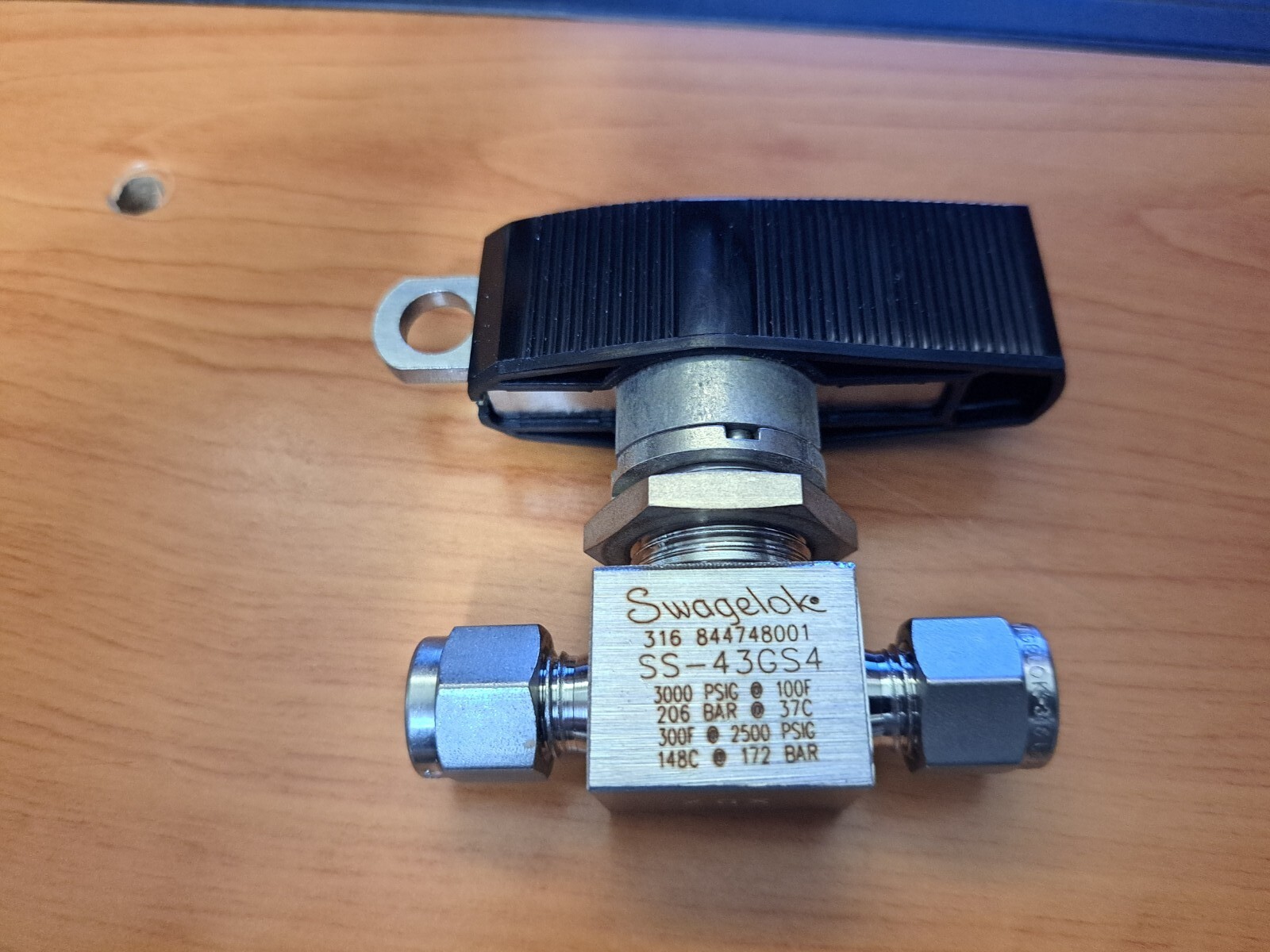 Swagelok SS-43GS4 , 1/4" valve 3000 psi with Latch lock Unused | eBay