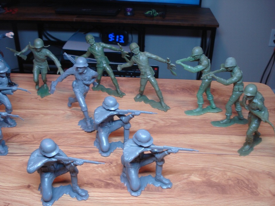 LOT OF VINTAGE 1963 6" LOUIS MARX TOY SOLDIERS GERMAN GI JOE WW2 LARGE ...