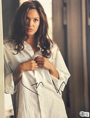 Angelina Jolie Signed 11x14 Photo Mr. & Mrs. Smith Authentic Autograph ...