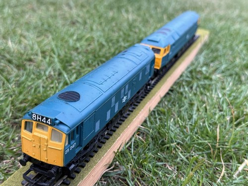 HORNBY R.068 OO GAUGE CLASS 25 BLUE DIESEL LOCOMOTIVE 25247 | eBay UK