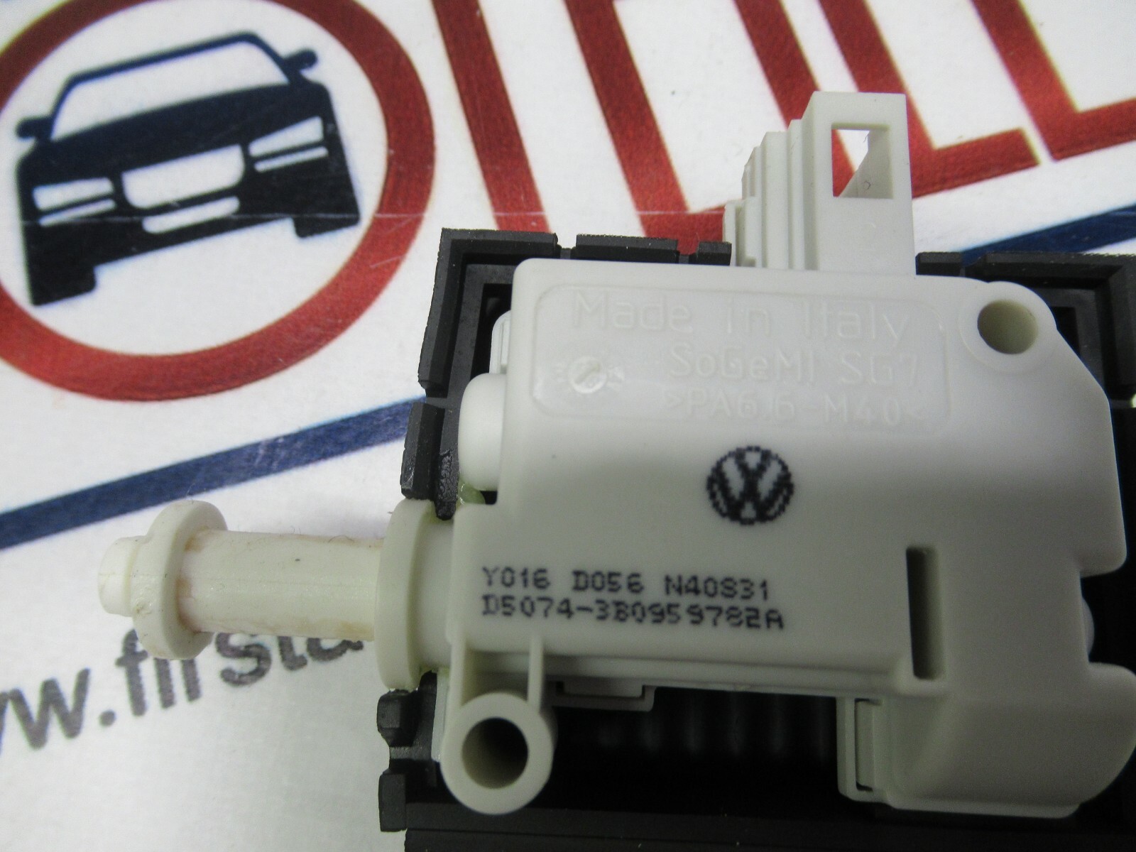 VW Passat Stellmotor Entriegelung Tankklappe Tankdeckelschloss ...