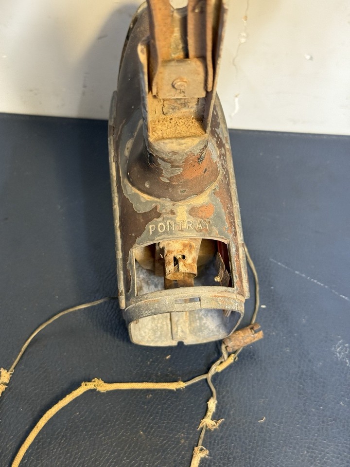 1937 1938 PONTIAC PONTRAY LEFT HAND TAIL LIGHT HOUSING WITH LICENSE ...