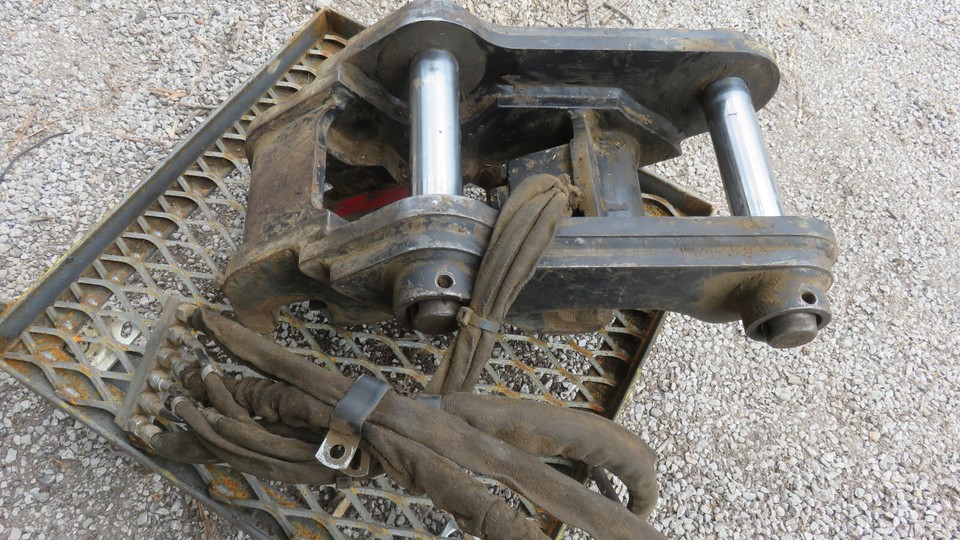 Caterpillar mini excavator 308E2 hydraulic quick connect bucket coupler ...