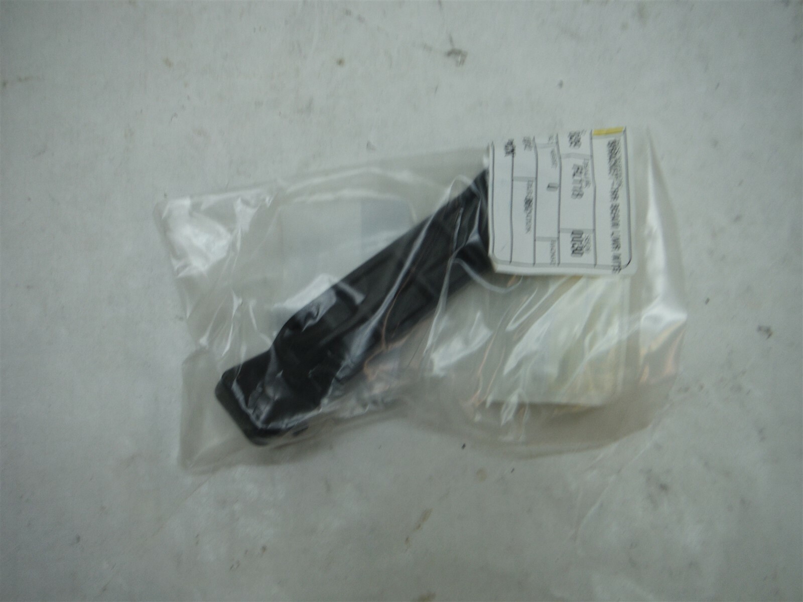 2019-2020 HYUNDAI SANTA FE REAR LOWER BEAM MOUNTING BRACKET OEM 86636 ...