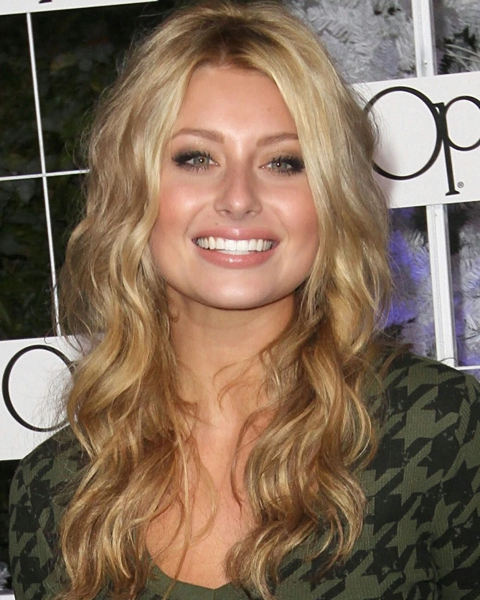 Aly Michalka Op
