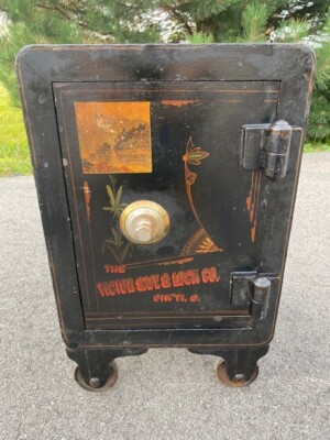 Safes & Still Banks - Antique Victor Safe