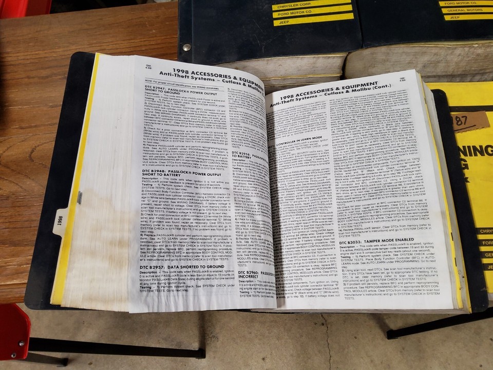 1998 DOMESTIC VEHICLES MITCHELL SERVICE REPAIR MANUALS 4 BOOKS FORD GM ...