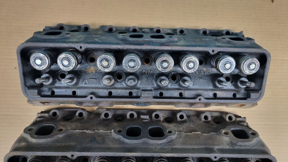 57 1957 Chevy Corvette 2X4 Dual Four Cylinder Heads 3740997 B-18-7 B-19 ...