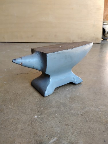 VINTAGE SMALL CAST IRON ANVIL 7lb. GUNSMITH/JEWELER/BLACKSMITH 8" LONG ...