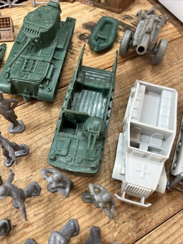 1970s Green + Gray Plastic Army Men + Vehicle Lot Tanks Barbed Wire ...