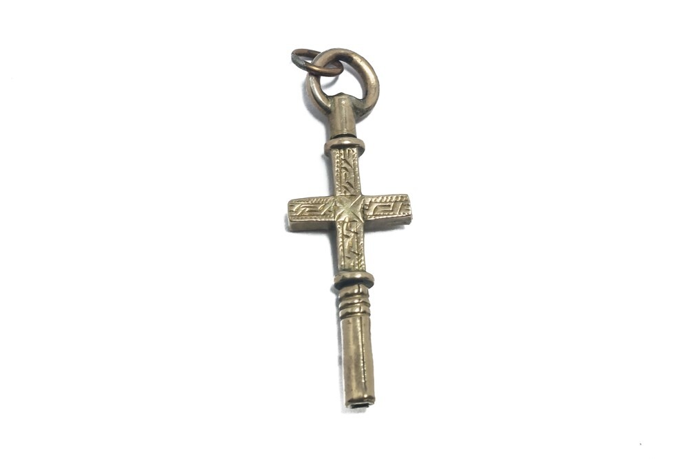 ANTIQUE ENGLISH GOLD CROSS SHAPED WATCH KEY FOB / CHA… - Gem