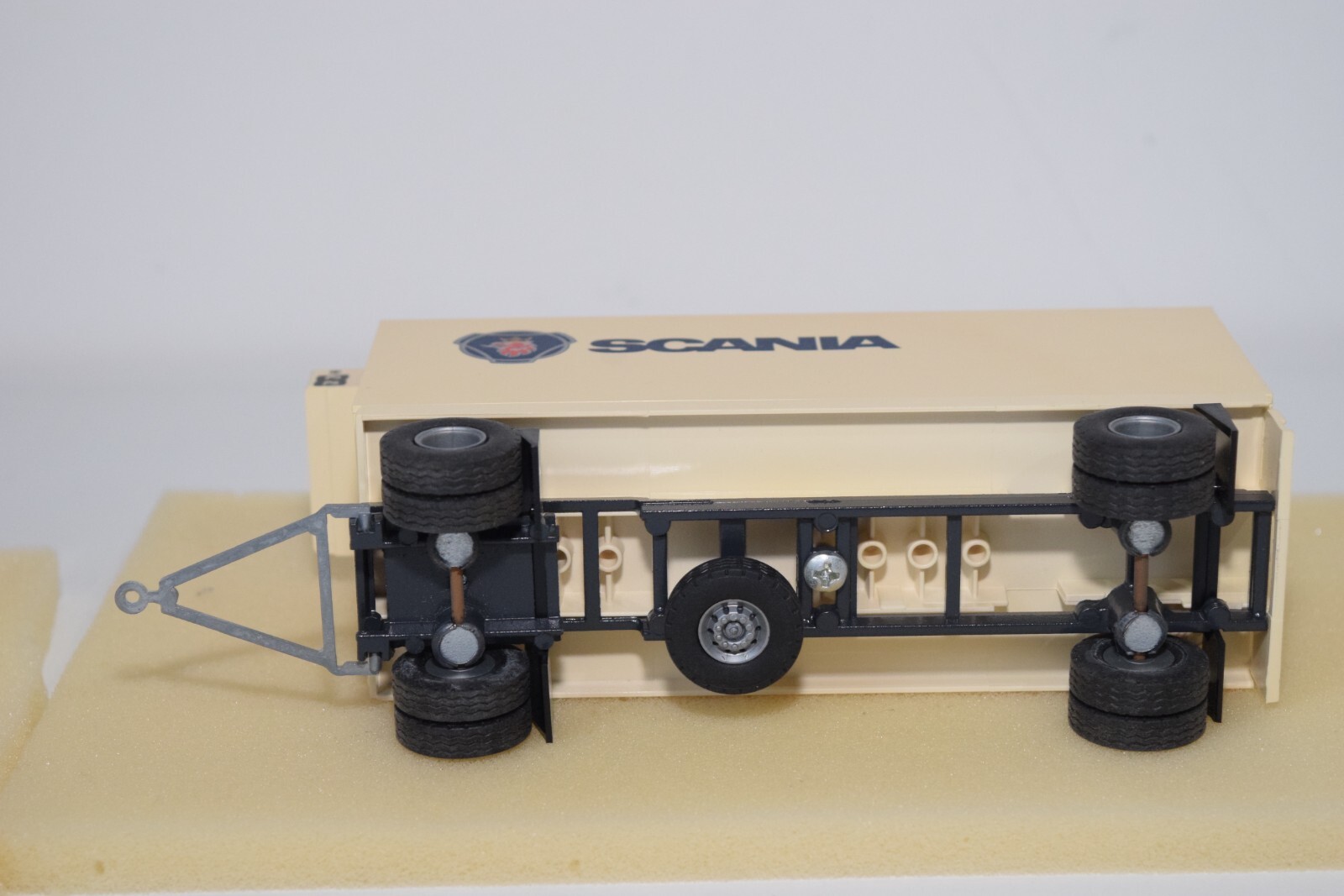 B1 1:50 TEKNO SCANIA 144L 144 L TRUCK + TRAILER WHITE CREAM PROMO WERBE ...