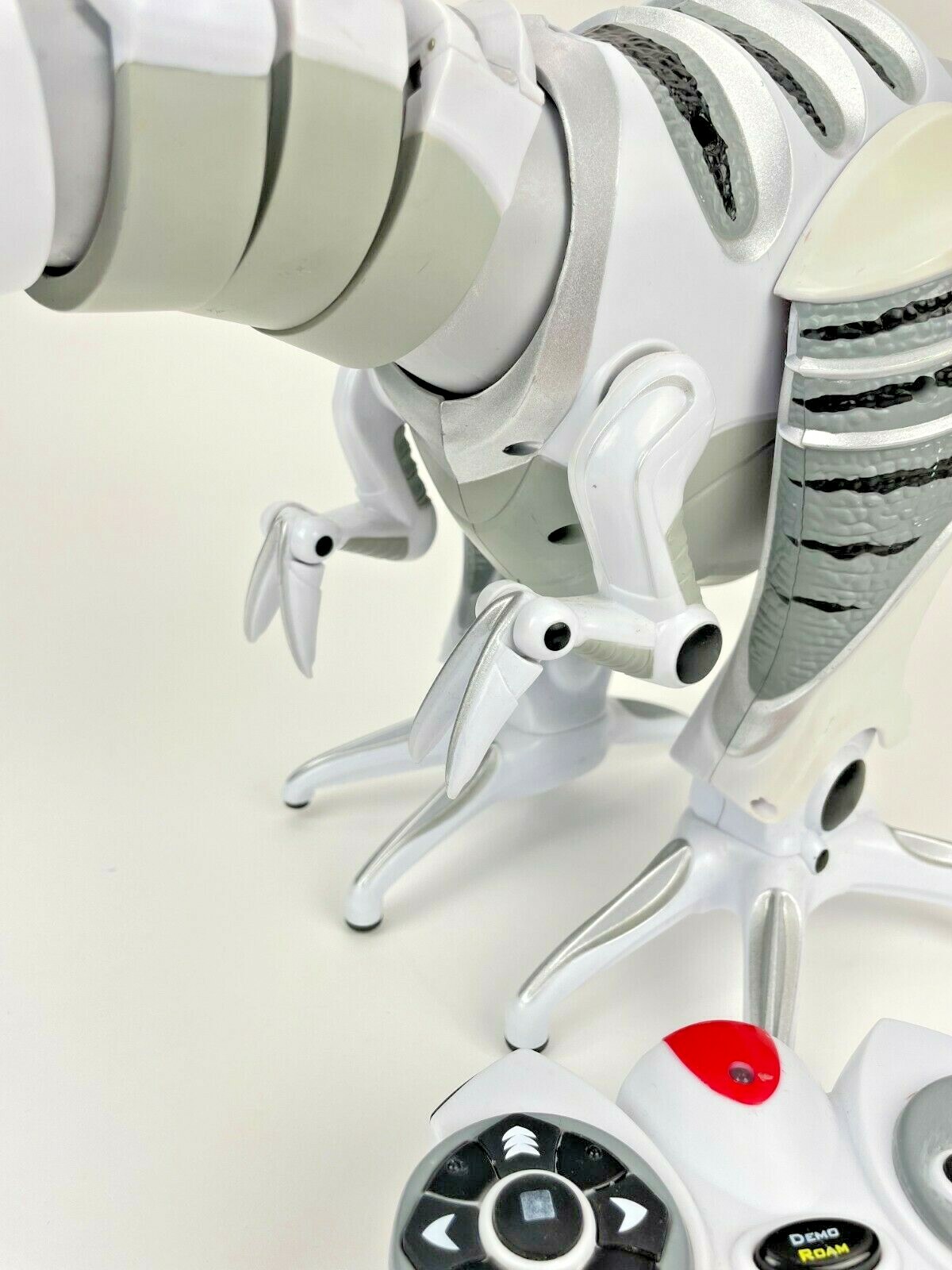 WowWee Roboraptor RC Robot Dinosaur 32″ Remote Control Interactive Toy ...