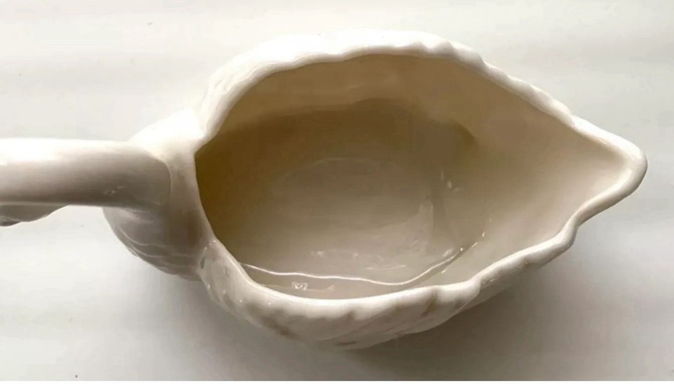 Lenox Antique Ivory Porcelain Wings-up Closed Tail Paddlefoot 5” Swan ...