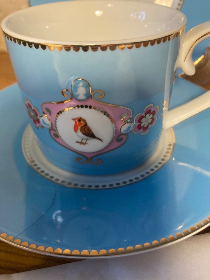 Pip Studio Blue Lovebirds, hand painted 3 D robin, cup sits on plate ...
