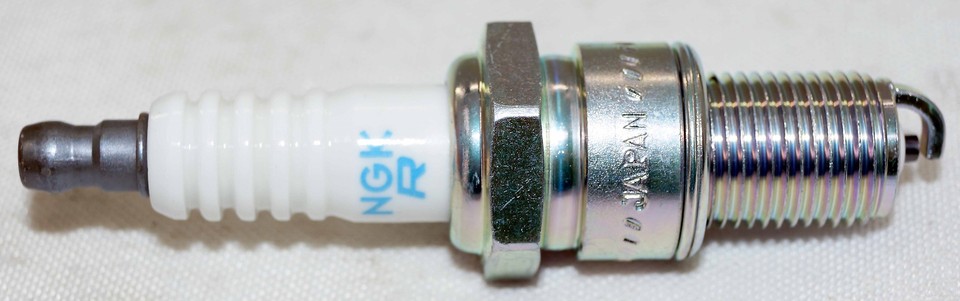 Set of 4 Genuine NGK 7788 Spark Plugs BPR9ES | eBay