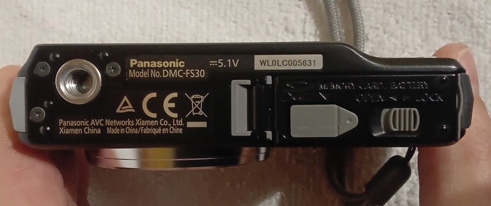 Panasonic Lumix DMC-FS30 Digital Camera Black With Battery Charger ...