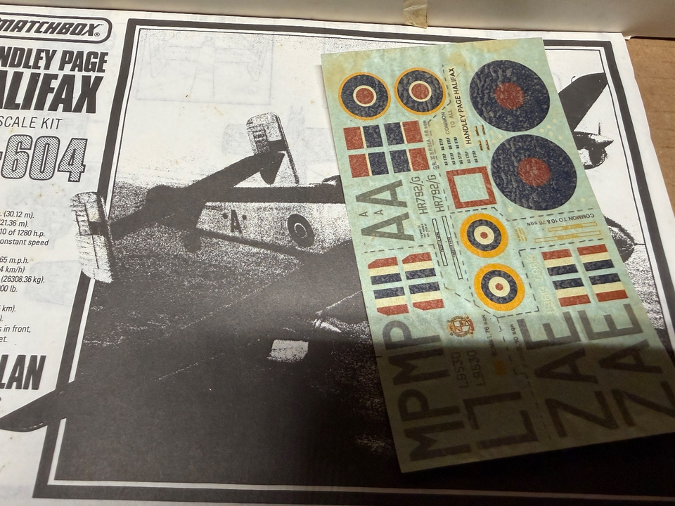 MATCHBOX 1/72 HANDLEY PAGE HALIFAX model kit 1983 issue (8) | eBay