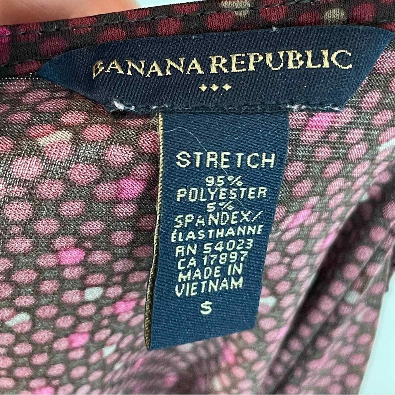 Banana Republic Y2K burgundy black patterned flowy fr… - Gem