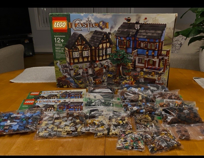 LEGO Castle: Medieval Market Village (10193) retired - used ( 1601 ...