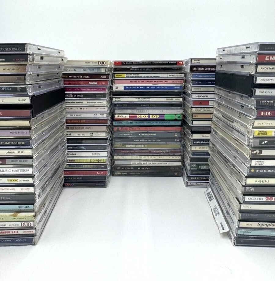 lot of 80 music cds, random mix with original art and good condition ...