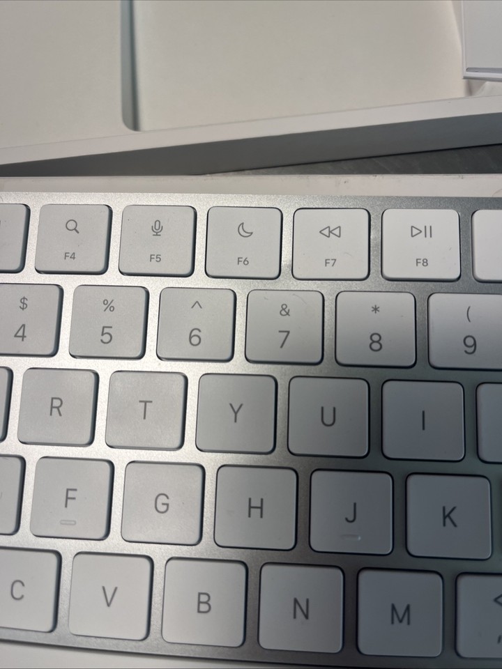 Apple Magic Keyboard with Touch ID - White - A3118 | eBay