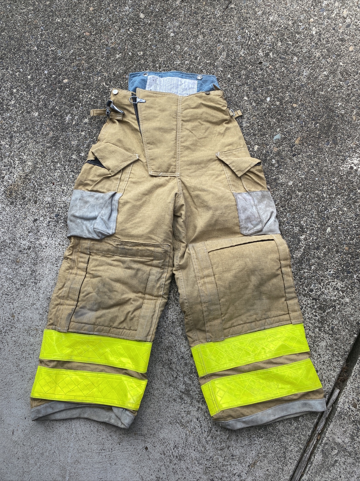 QUAKER Fire Fighter Turnout PANTS 32x26 BUNKER GEAR RESCUE TOW. Nice ...