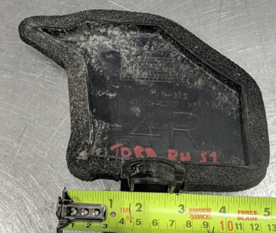 TOYOTA RAV4 HYBRID 2017 RIGHT FRONT FENDER LOWER SPACER INSULATOR 53153 ...