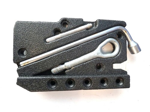 Mercedes W203 C32 AMG A2038990561 Werkzeugkasten Werkzeug | eBay